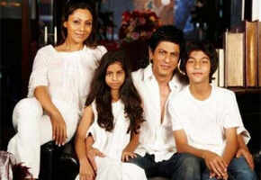 SRK's family will accompany him for the shoot of 'Happy New Year'