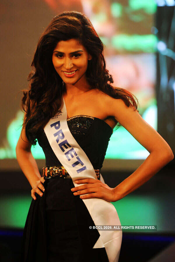 Miss Diva 2013: Finalists walk the ramp