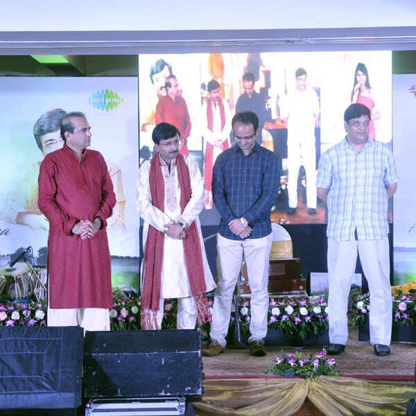 Celebs clicked on the stage during the release of album Naye Mazar in ...