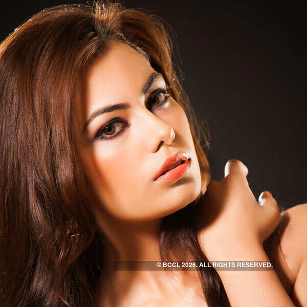 Srishti Rana to represent India at Miss Asia Pacific World 2013
