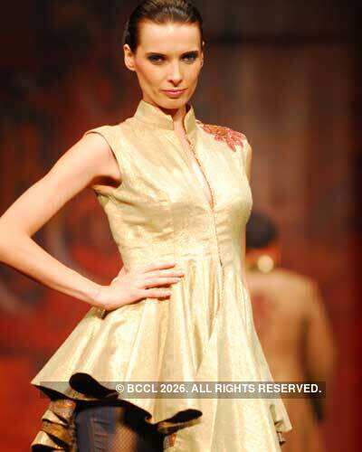 its unique!: Krishna Somani at JJ Valaya Show on Friday, August 24 ...