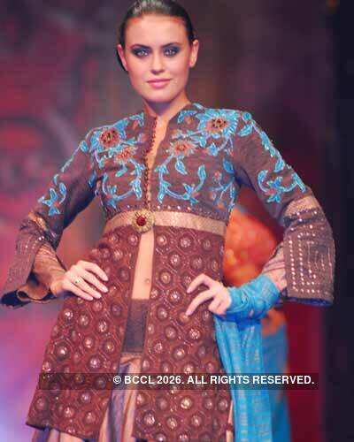 its unique!: Krishna Somani at JJ Valaya Show on Friday, August 24 ...