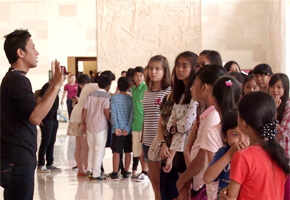 Children rehearse for grand finale of Miss World 2013
