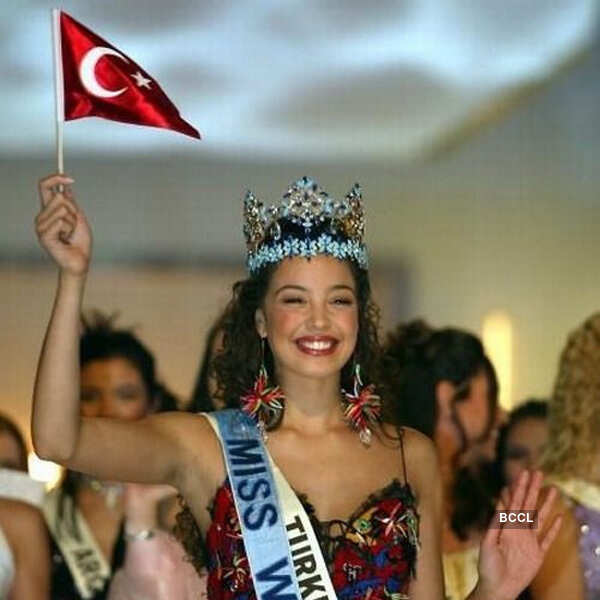 25 Historic Miss World Crowning Moments