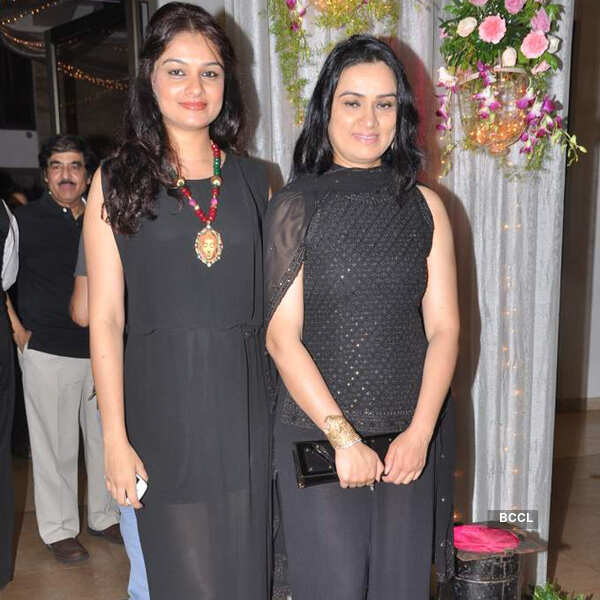 Kolhapure sisters, Tejaswini and Padmini during Dr.Rishma Pai's b'day ...