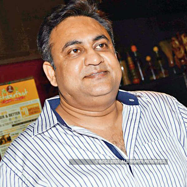 Sanjay Mathur during a live performance by Midival Punditz at 7 Degrees ...