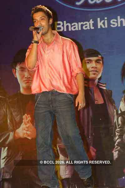 Amit Paul at the Indian Idol performance at Sahara Ganj in Lucknow ...