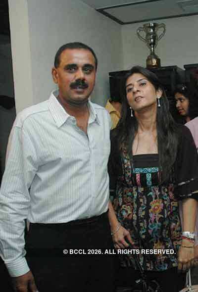 Click this duo: Sanjiv Mehra and Rachna Mehra poses for the camera lens ...