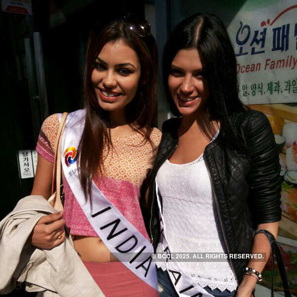 Srishti Rana's candid moments at Miss Asia Pacific World 2013
