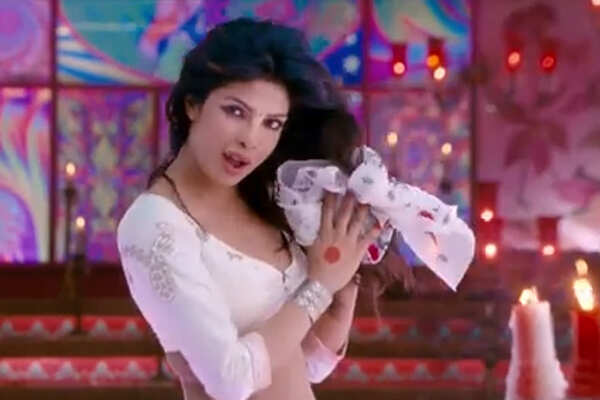 Ram Leela: Ram Chahe Leela ft. Priyanka Chopra
