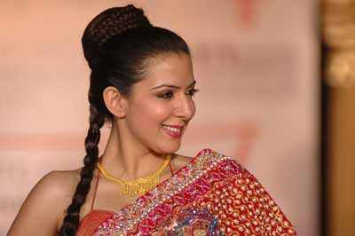 Models pose together during the Jewellery show held recently in Delhi ...