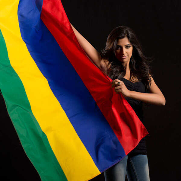 Miss Universe contestants pose with their national flags