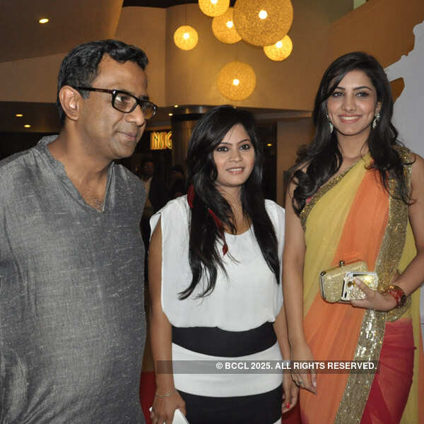Kamaleswar Mukherjee, Biswajit with grandson Trishanjit & daughter ...