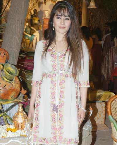 Pooja Gogia gives the picture perfect moment at the showcase of ...
