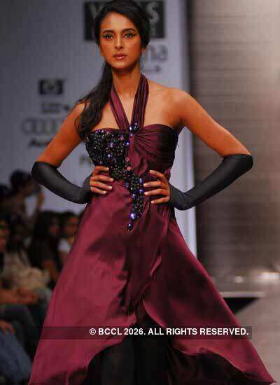 Pia Trivedi displays outfit from Renu Tandon's fall/winter collection ...