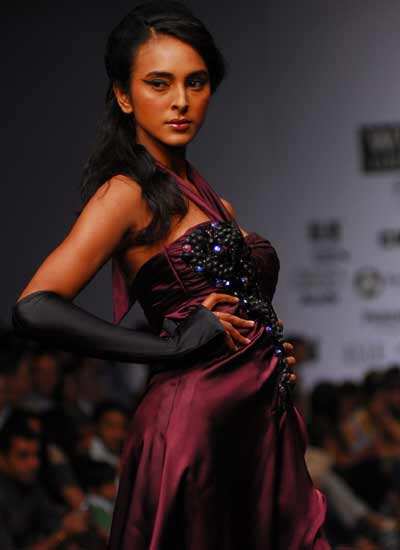 Pia Trivedi displays outfit from Renu Tandon's fall/winter collection ...