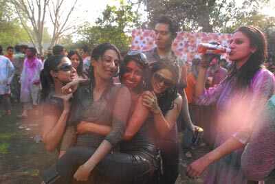Manav Gangwani and Cheena Vig at Vineet Jain's Holi party 2008 ...