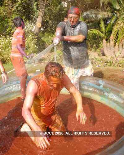 Anil, Manav Gangwani and Cheena Vig at Vineet Jain's Holi party 2008 ...