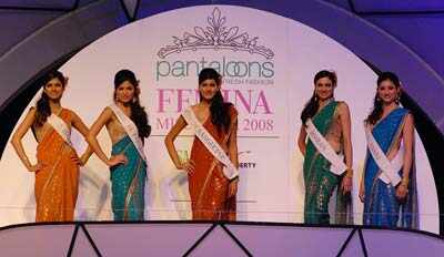 The three winners (L-R) Harshita Saxena, Parvathy Omanakuttan, Miss ...