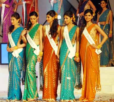 The three winners (L-R) Harshita Saxena, Parvathy Omanakuttan, Miss ...