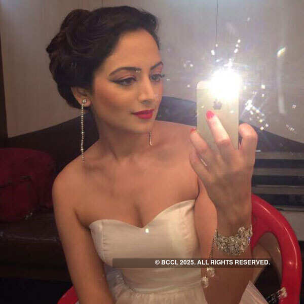 Sneak Peek:Former beauty queen Zoya Afroz on the sets of 'The Xpose ... Sneak Peek:Former beauty queen Zoya Afroz on the sets of 'The Xpose ...