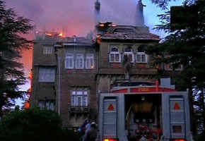 Major fire engulfs Gorton Castle building in Shimla