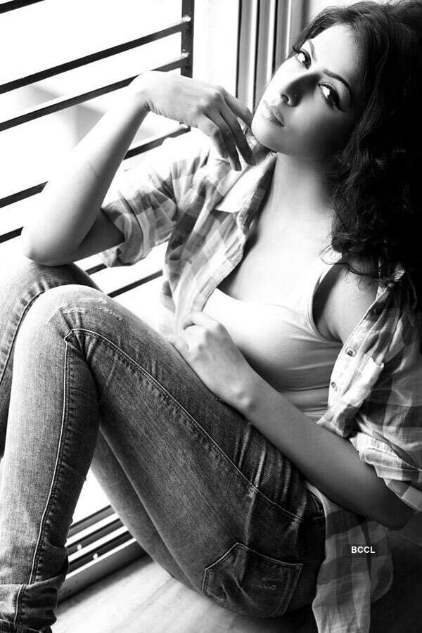 Miss Diva finalist Sonika Chauhan's hot photo shoot!