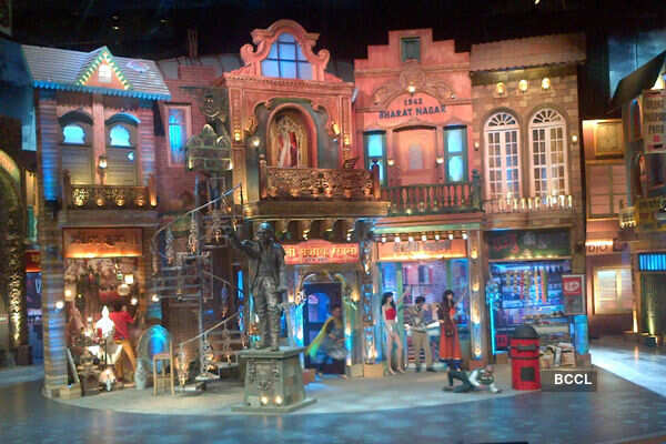 Exclusive Pics from the sets of Sunil Grover’s show Mad In India
