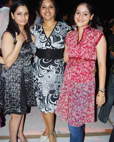 Guests pose at May Queen dance party in kanpur - Photogallery