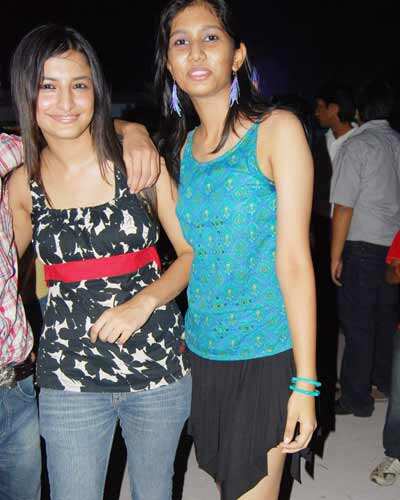 Guests pose at May Queen dance party in kanpur - Photogallery