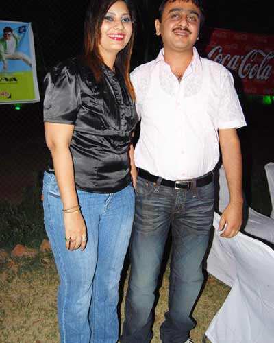 Guests pose at May Queen dance party in kanpur - Photogallery