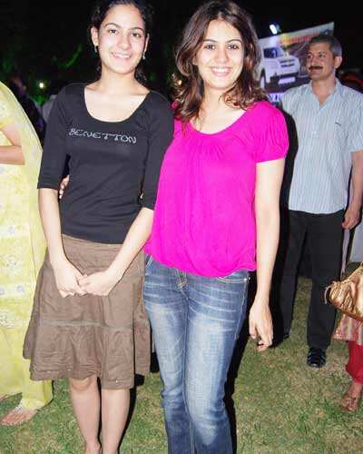 Guests at May Queen dance party in kanpur - Photogallery