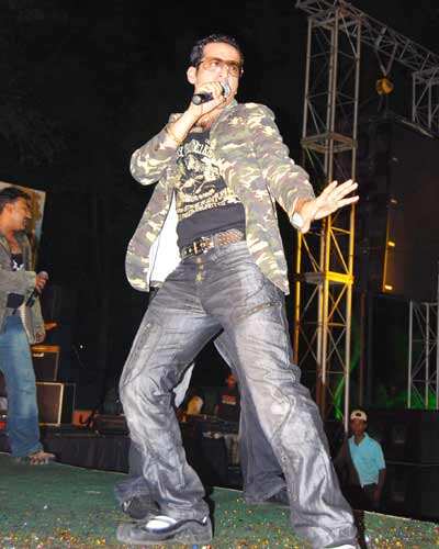 Guests at May Queen dance party in kanpur - Photogallery