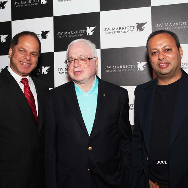 Balan Paravantavida, Sushil Gupta and Sandeep Gupta during Paresh Maity ...