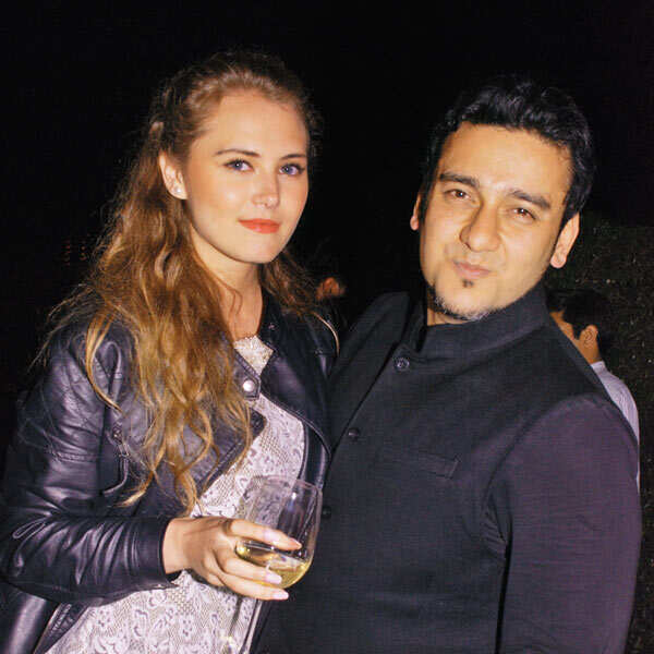 Socialites party at The Grand- The Etimes Photogallery Page 4