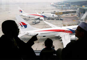 Aviation expert considers missing flight theories