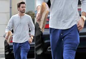 Scott Disick goes commando!