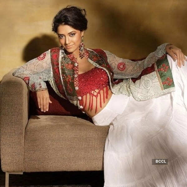 Mamta debuted in the 2005 Malayalam film Mayookham, directed by Hariharan.