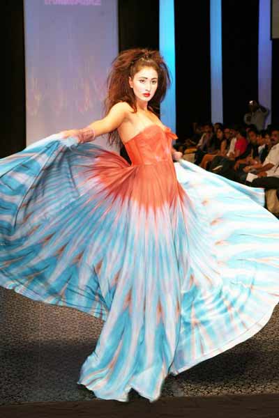 Models walking the ramp at the Dubai Fashion Fiesta '08 at the World ...