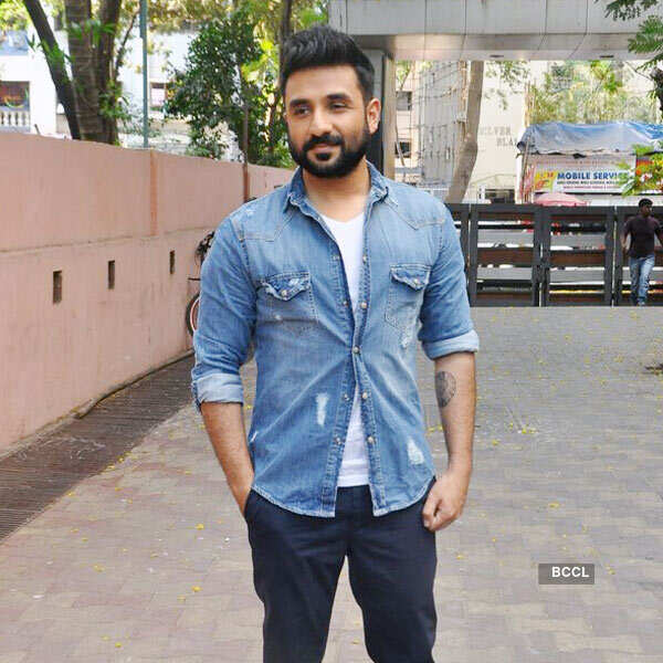 Vir Das arrives to promote his movie Revolver Rani, at Filmalayas, on ...