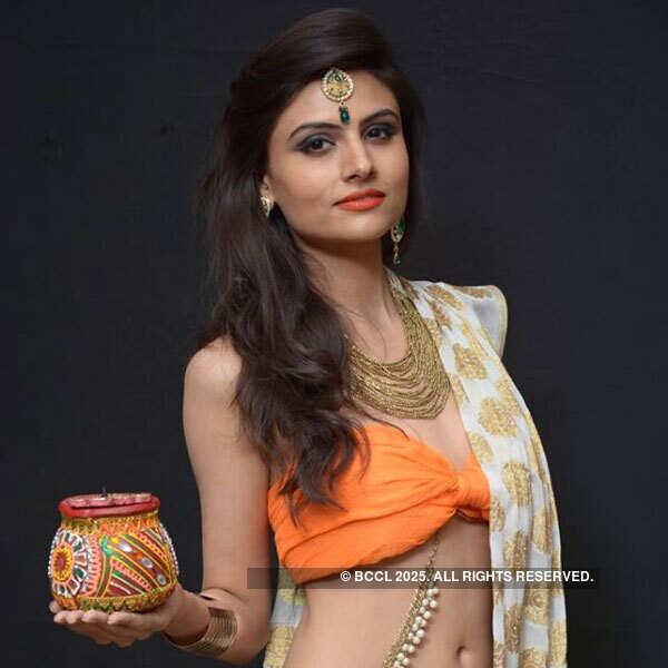 Candid Moments Of Miss India 2014 Finalists National Costume Round