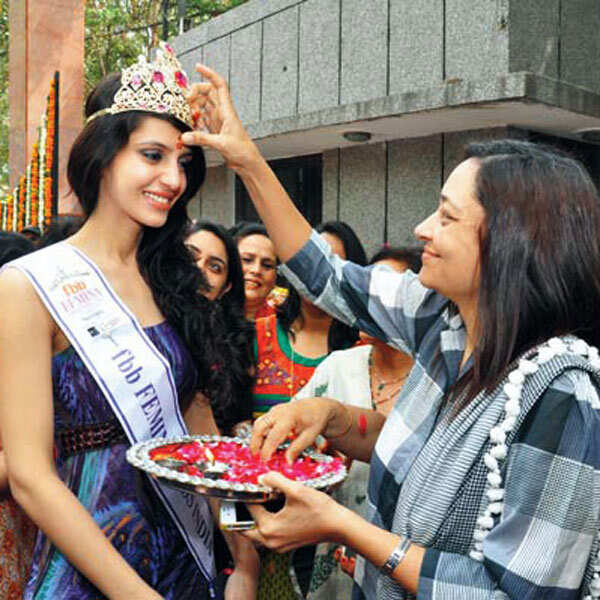 Miss India 2014 Koyal Rana's day long Delhi welcome party