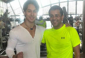 Tiger Shroff gives Chetan Bhagat a complex?