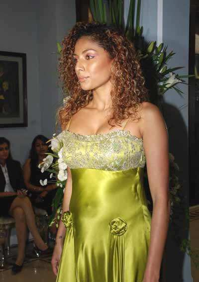 Diandra Soares showcasing a creation at Adarsh Gill's show at Colaba ...