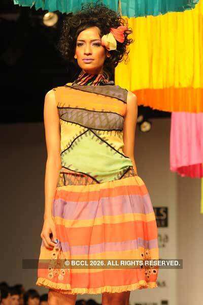 Krishna Somani presents a creation by designer Rina Dhaka's Spring ...
