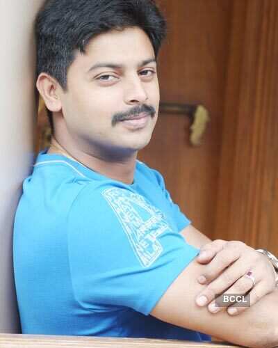 Srikanth Pics | Srikanth Photos | Srikanth Portfolio Pics | Srikanth Personal Photos - ETimes ...