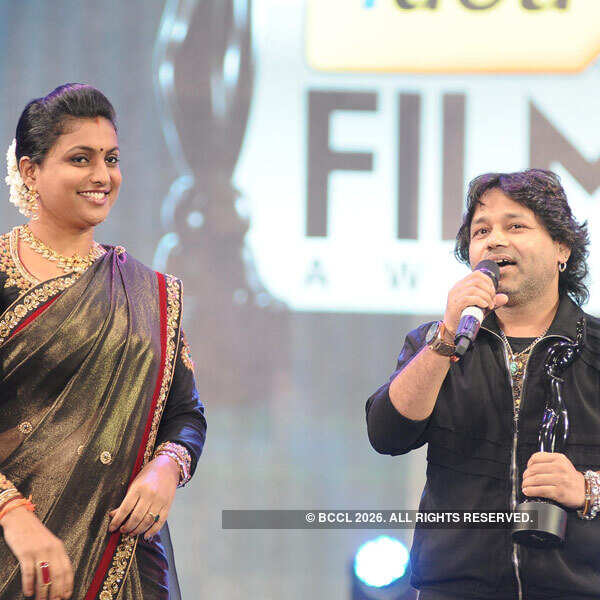 Kailash Kher gives a speech after receiving Best Playback Singer (Male ...