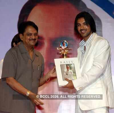 John Abraham-Awards & Performances- The Etimes Photogallery Page 4