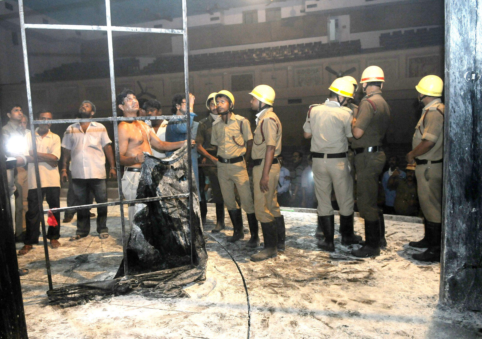Fire at Academy: Theatre artistes lash out