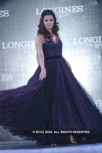 Aishwarya Rai on ramp Pics | Aishwarya Rai on ramp Photos | Aishwarya ...